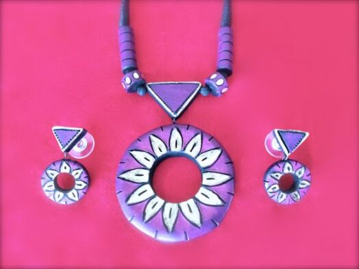 103) Clay Jewellery (10 - 15 years old) at IAID - VCUarts Qatar